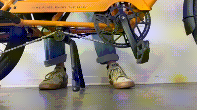 FLYER™ Using the Kickstand on Your E-Bike – Radio Flyer Help Center